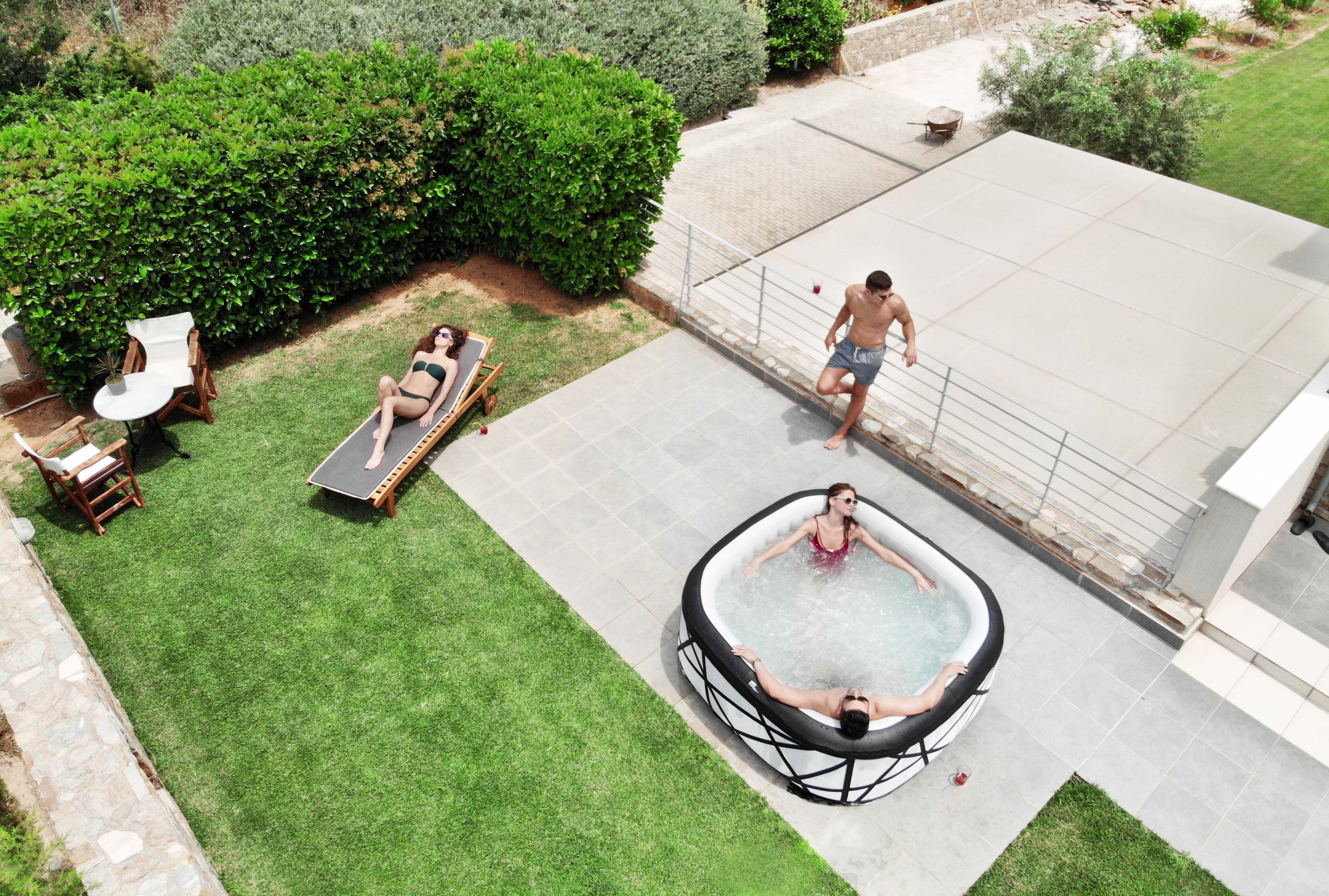 MSPA SOHO, PREMIUM SERIES, Inflatable Hot Tub & Spa, 132 Air Bubble Sy ...